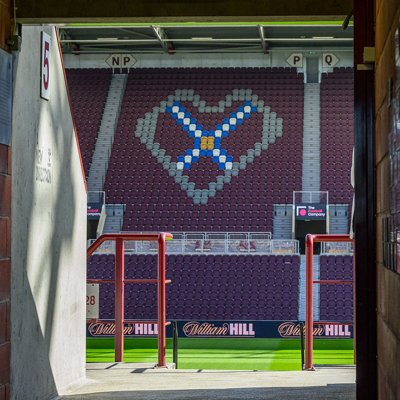 Yan Dhanda joins Hearts