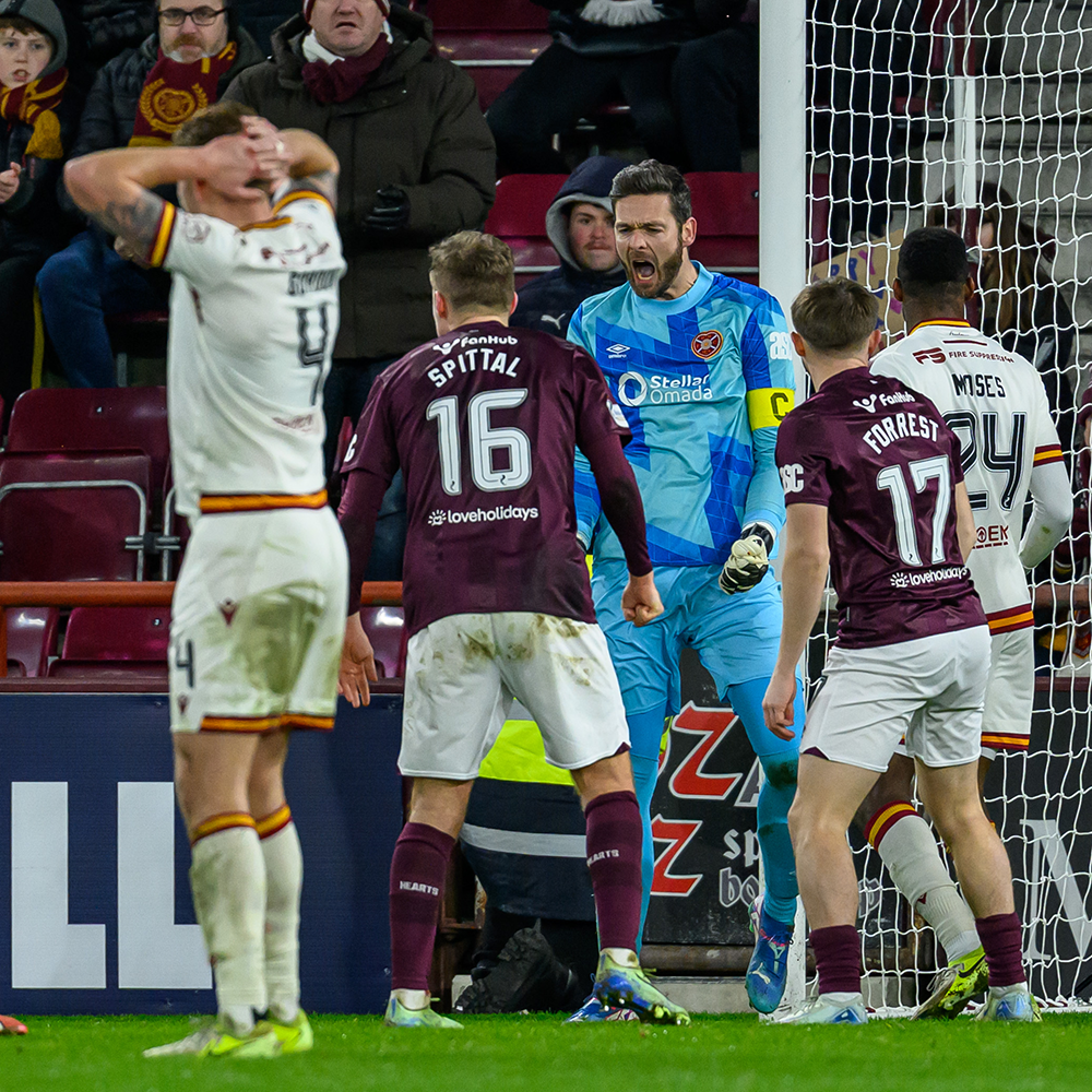 Yan Dhanda joins Hearts